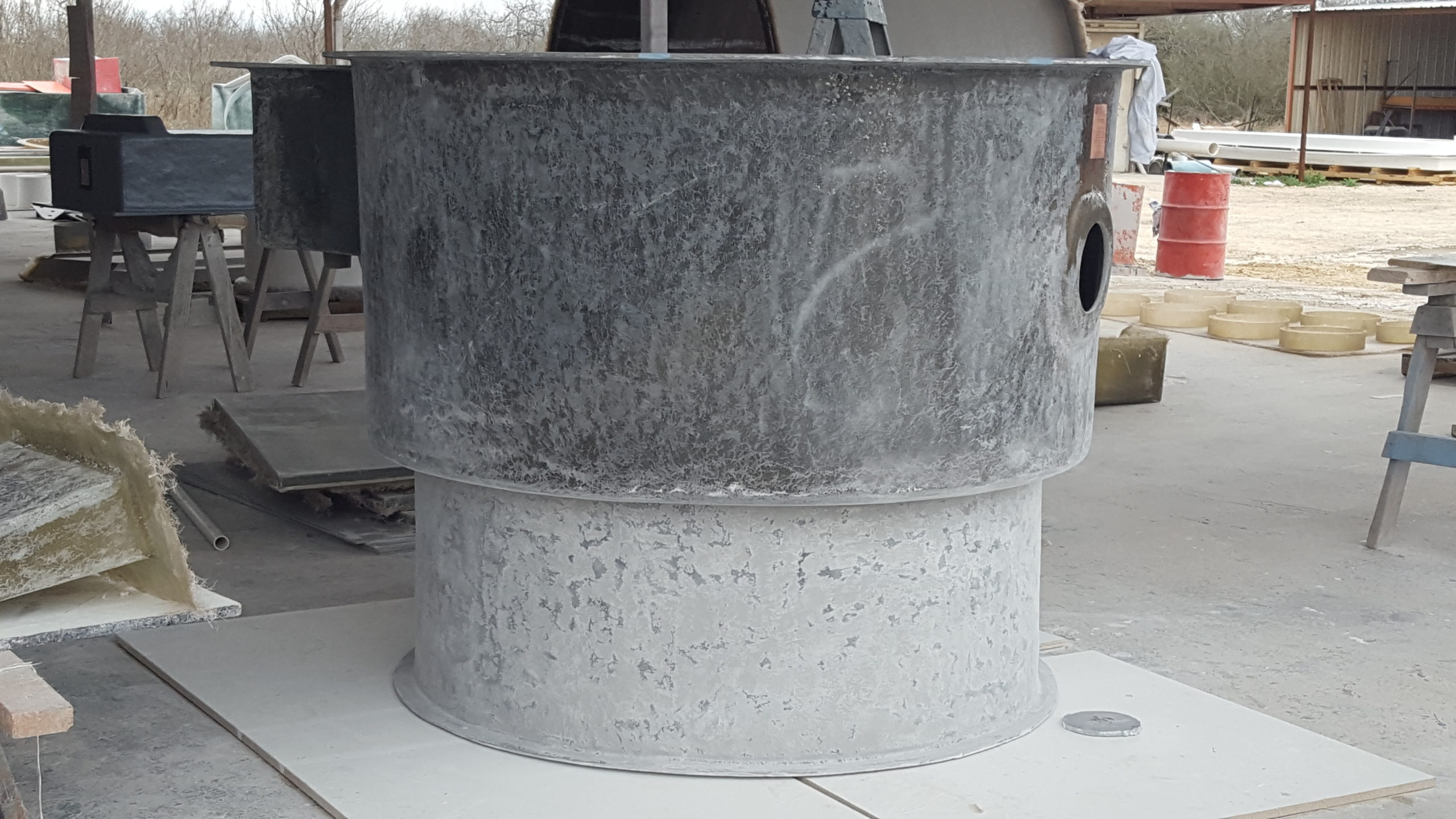 635 gal. Round Fiberglass Tank with Flat Bottom | Hydro Composites, LLC