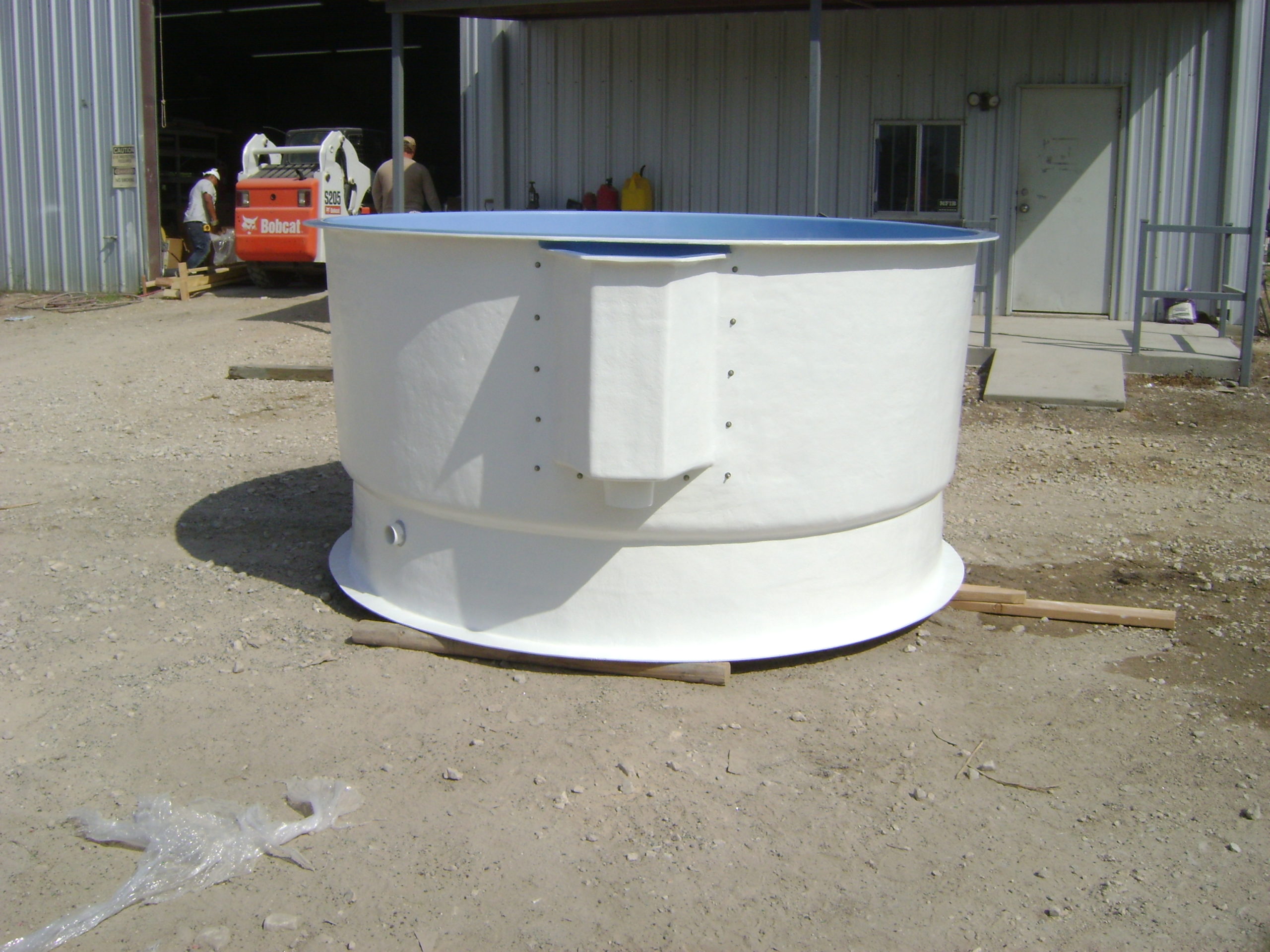 1,050 gal. Round Fiberglass Tank with Flat Bottom - Hydro Composites, LLC