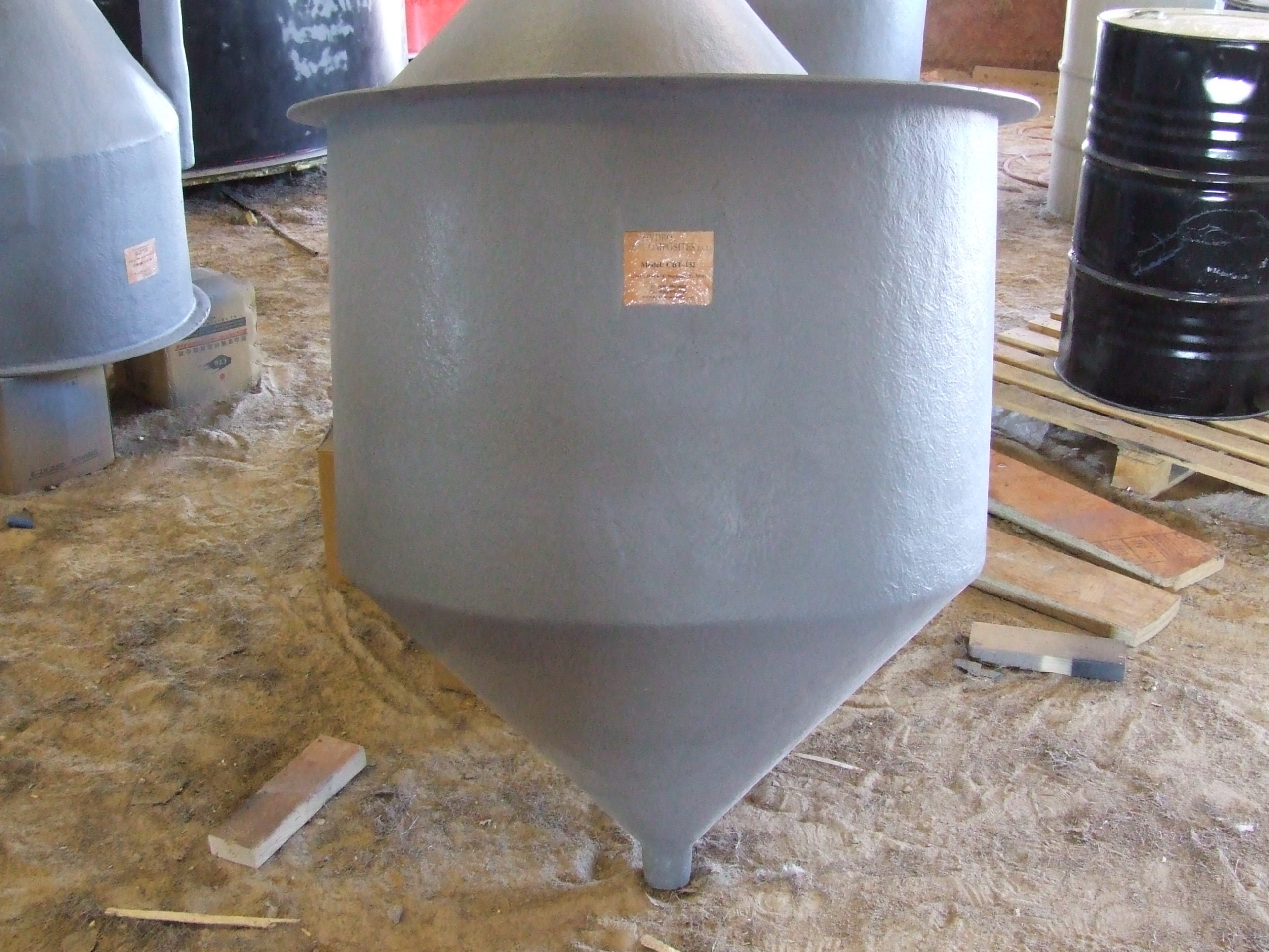 132 gal. Cone Bottom Fiberglass Tank - Hydro Composites, LLC