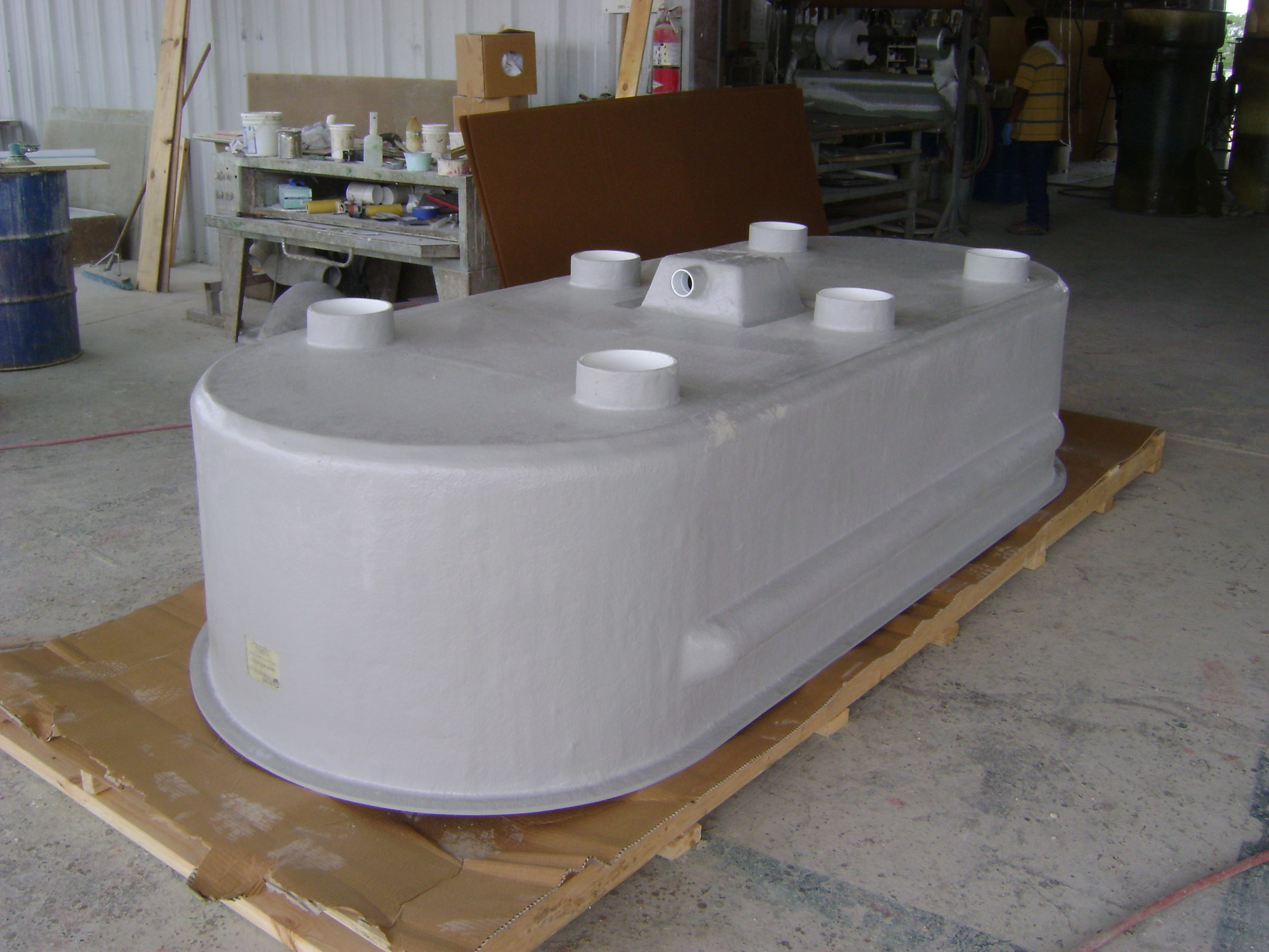 547 gal. Oval Fiberglass Tank - Hydro Composites, LLC