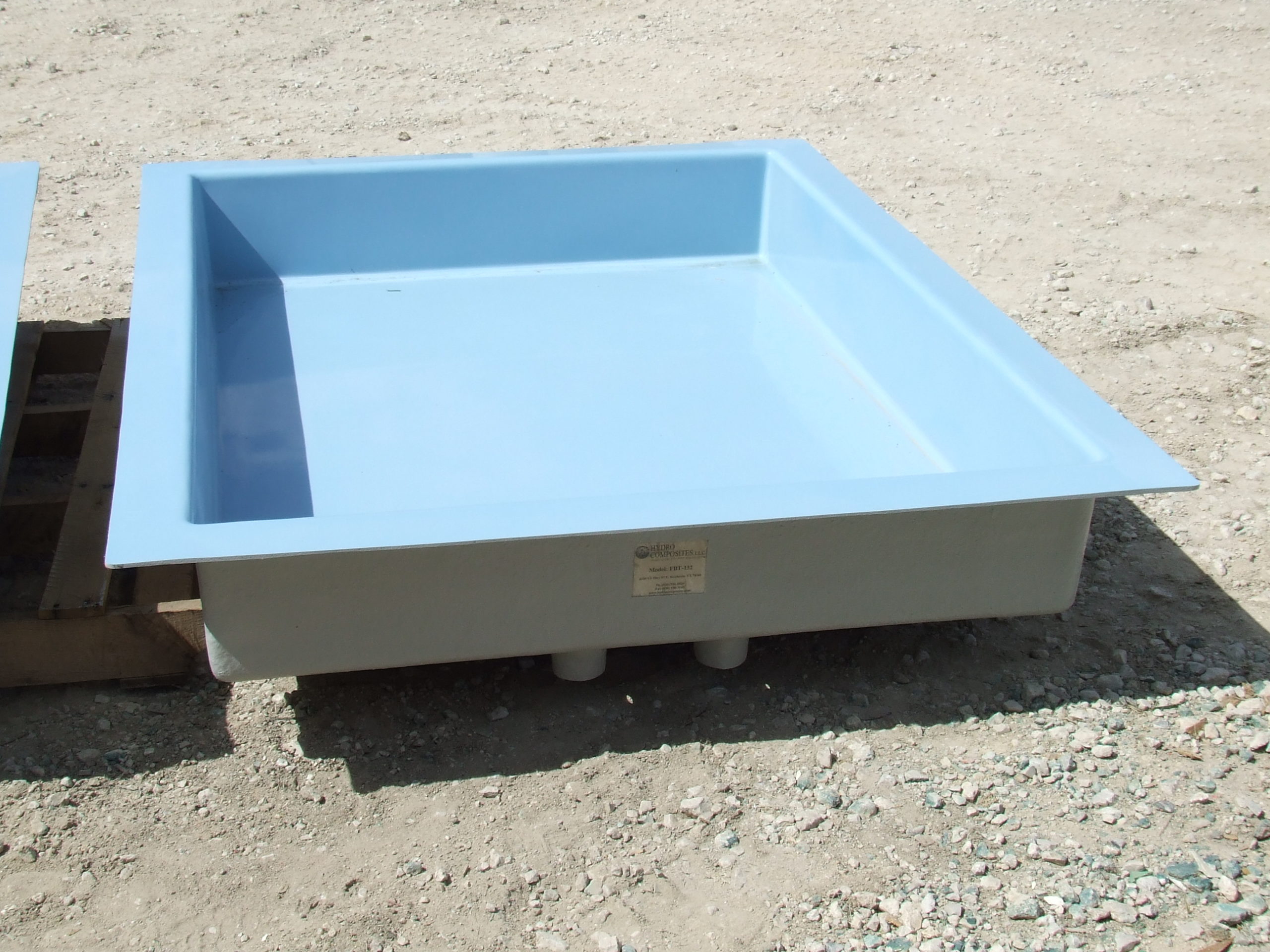 132 gal. Rectangular Fiberglass Tray - Hydro Composites, LLC