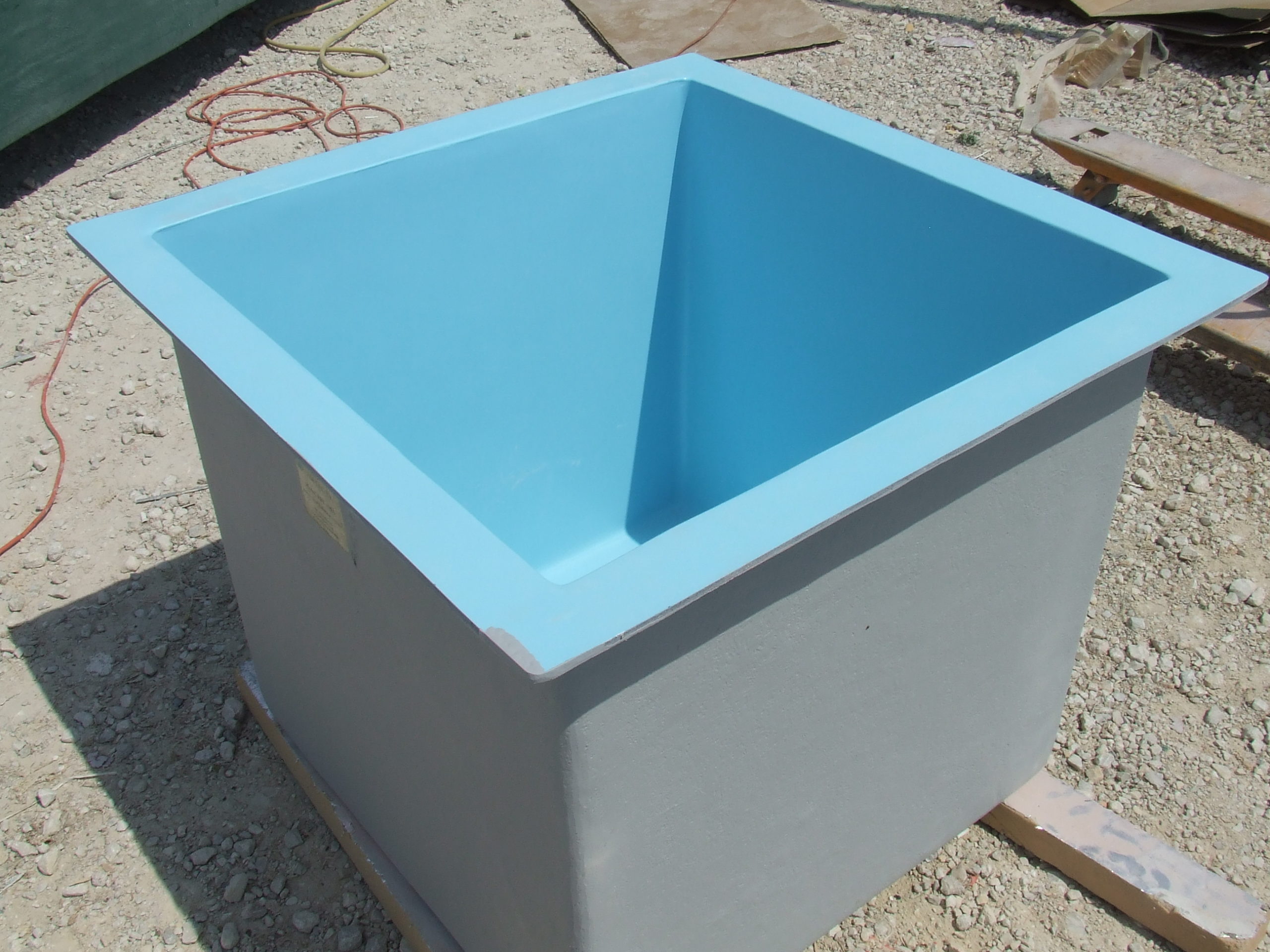 135 gal. Square Fiberglass Tank - Hydro Composites, LLC
