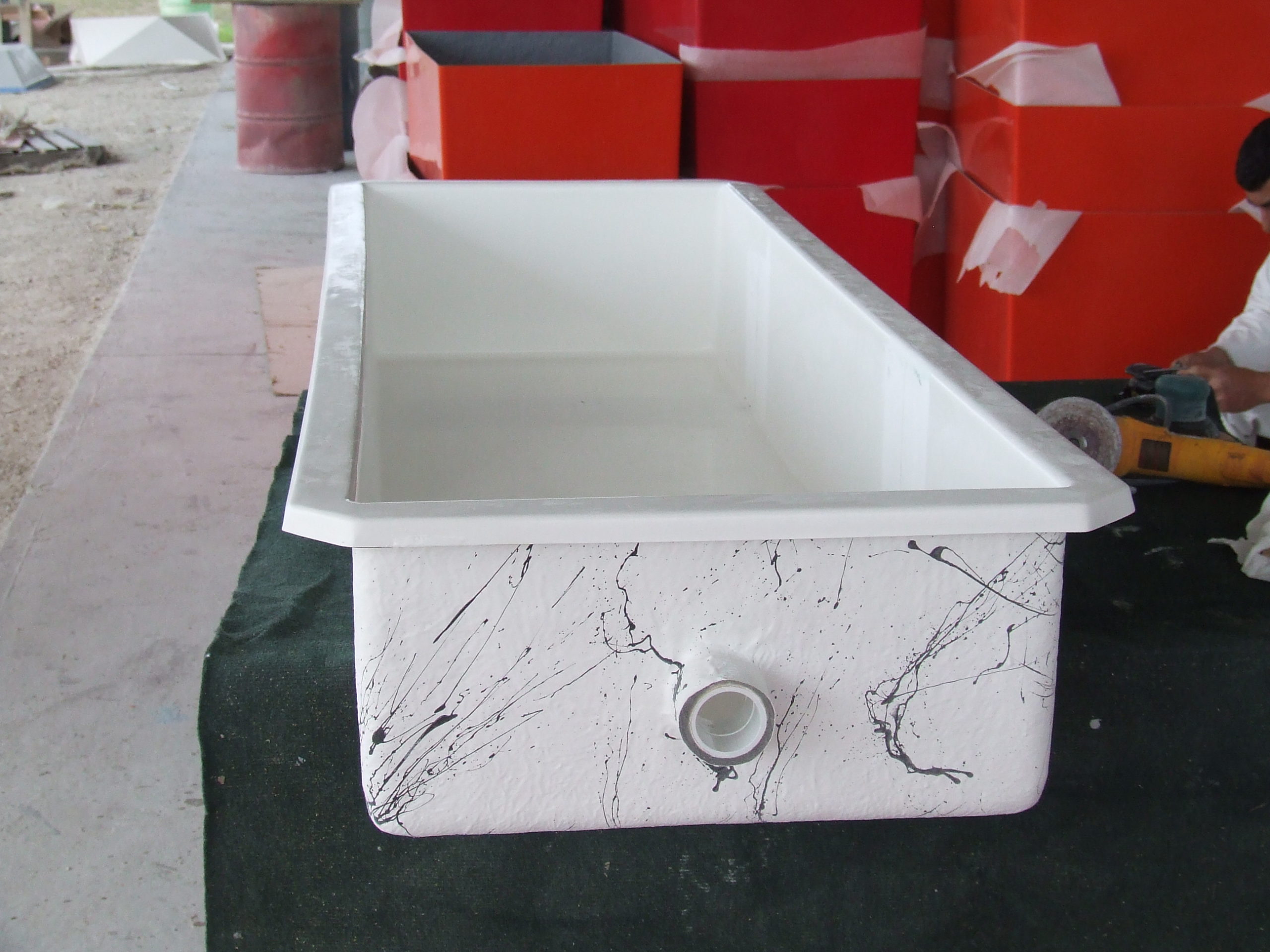 68 gal. Rectangular Fiberglass Tray - Hydro Composites, LLC