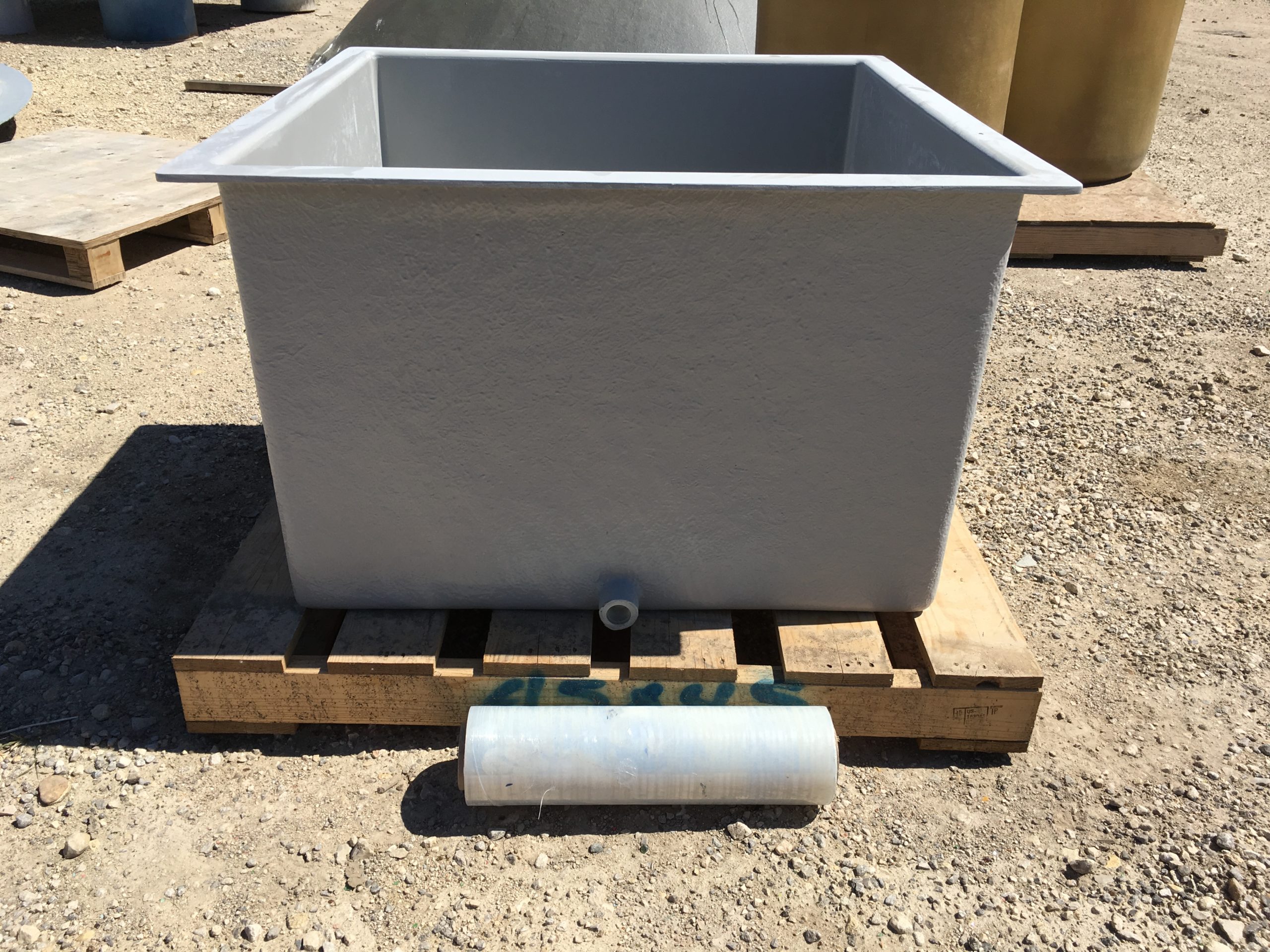 136 gal. Square Fiberglass Tank - Hydro Composites, LLC
